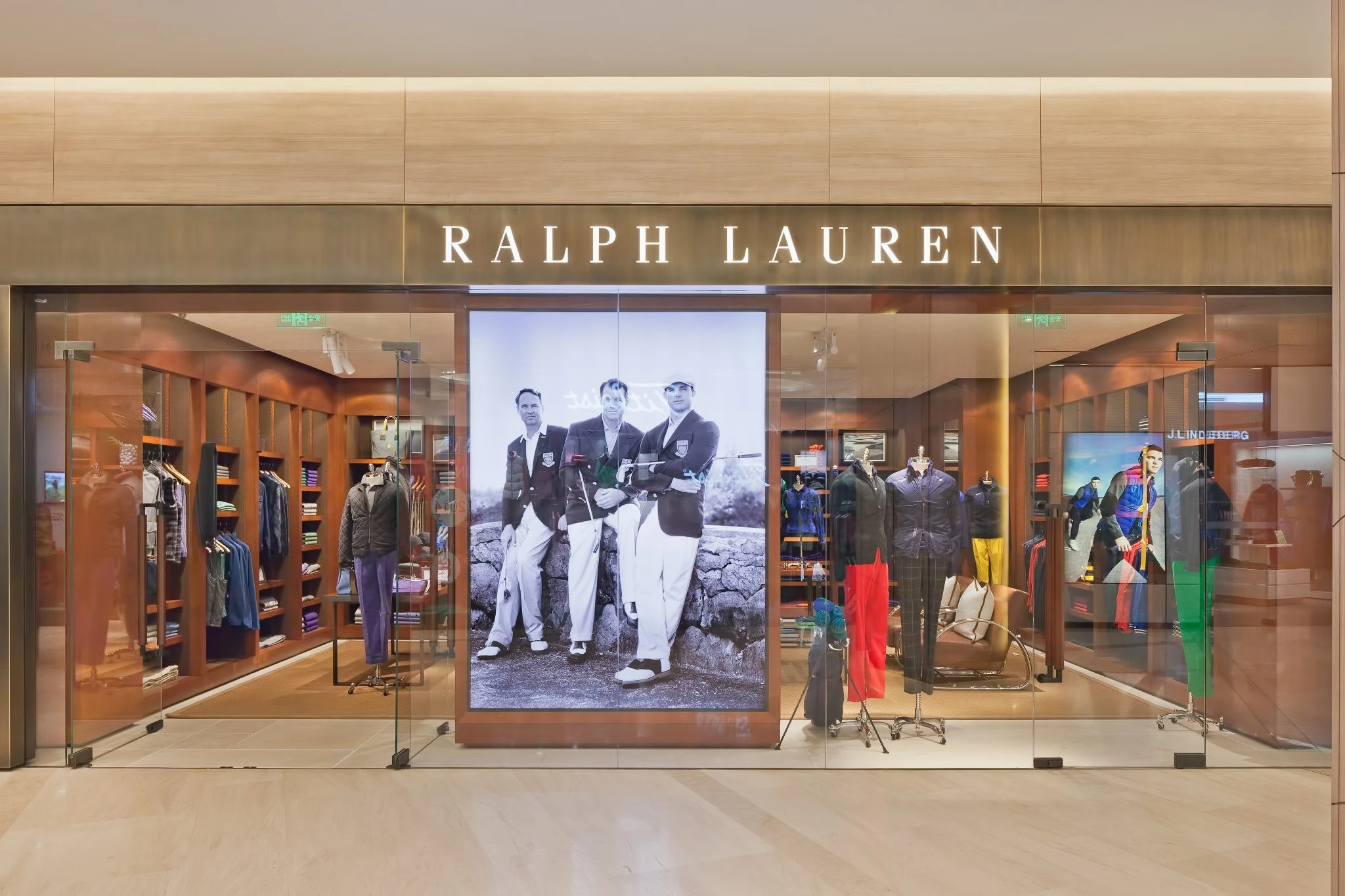 Ralph Lauren strengthens its global position after beating expectations ...